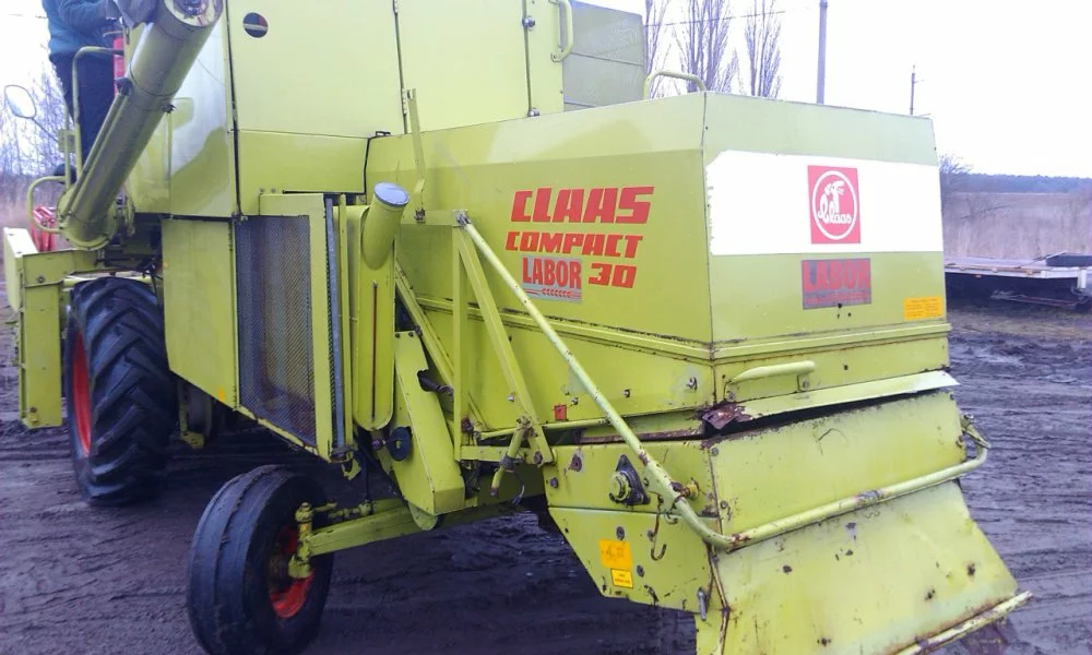 Зерновий комбайн CLAAS COMPACT 30. 2,5M - купить на Агробиз, цена8300 ...